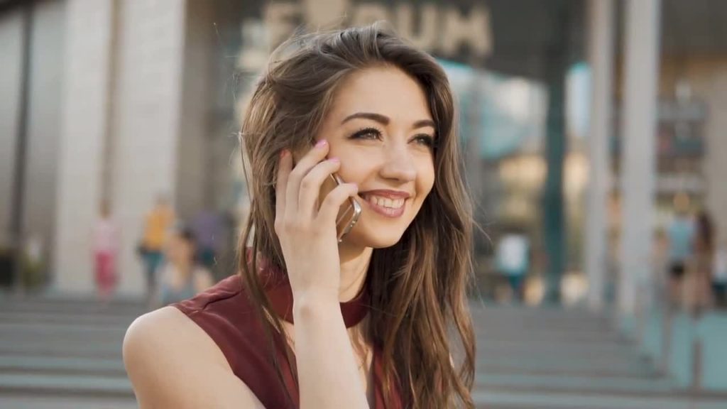 35 Phone Chat Line Numbers with Free Trials for Dating