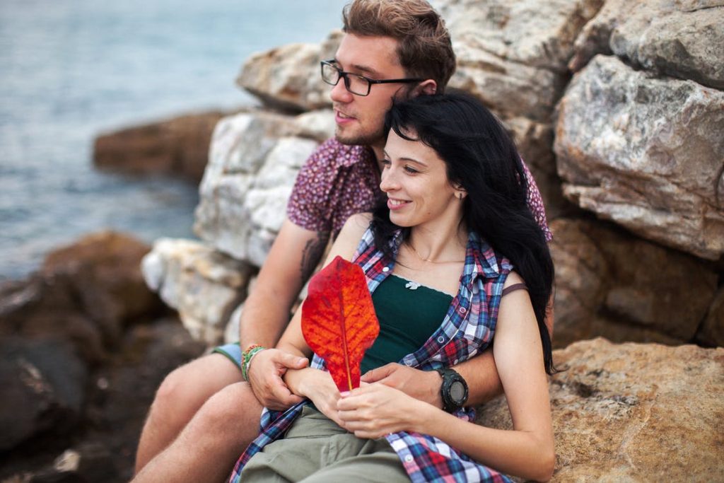 Singles Chat Lines: Phone Dating Free Trial Numbers for Singles