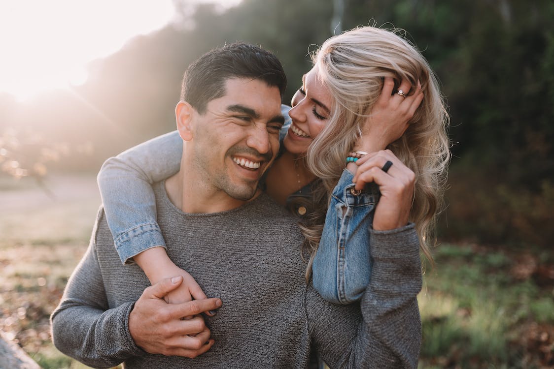 FonoChat Chat Line: Free Trial Phone Dating Numbers by FonoChat