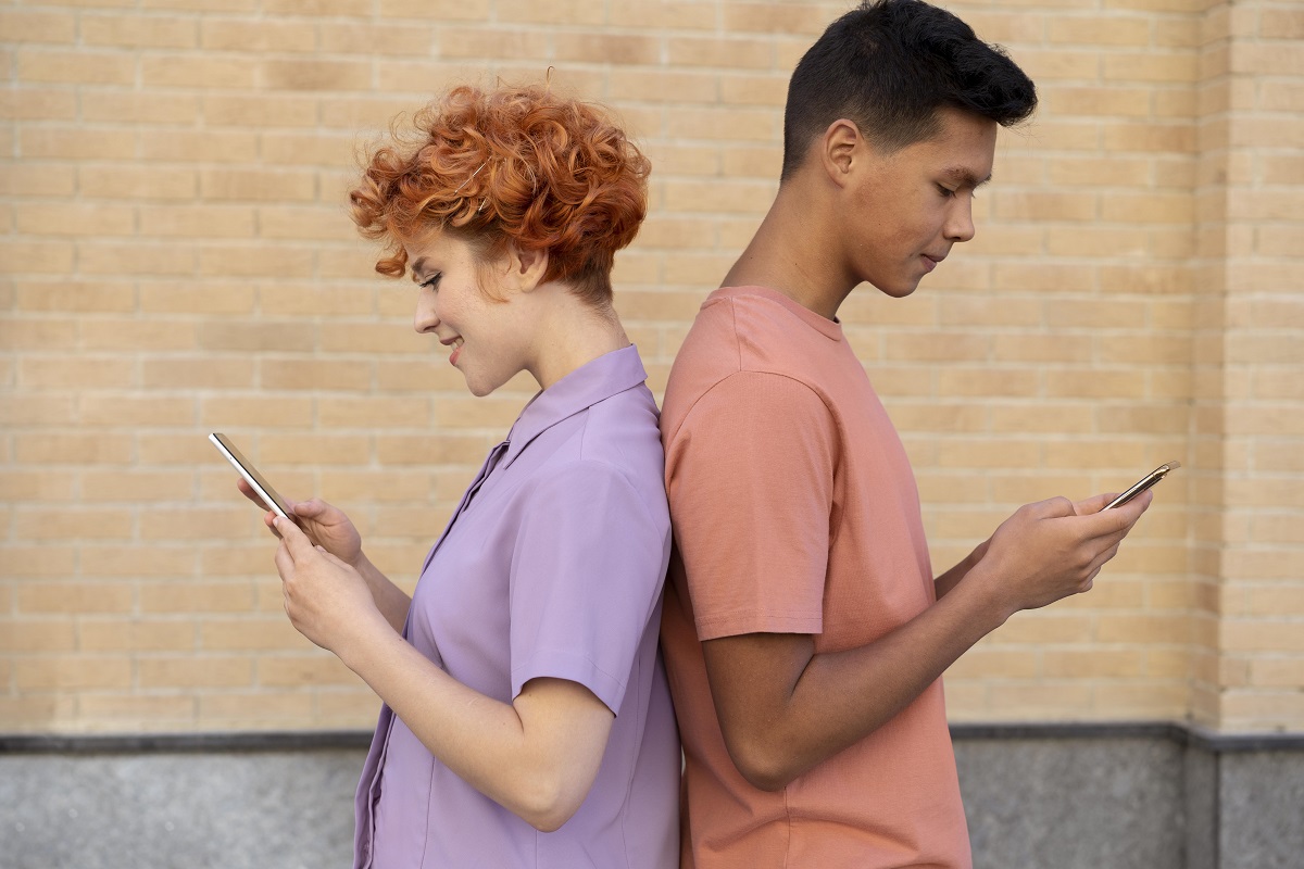 Livelinks Chat Line: Free Trial Phone Dating Numbers